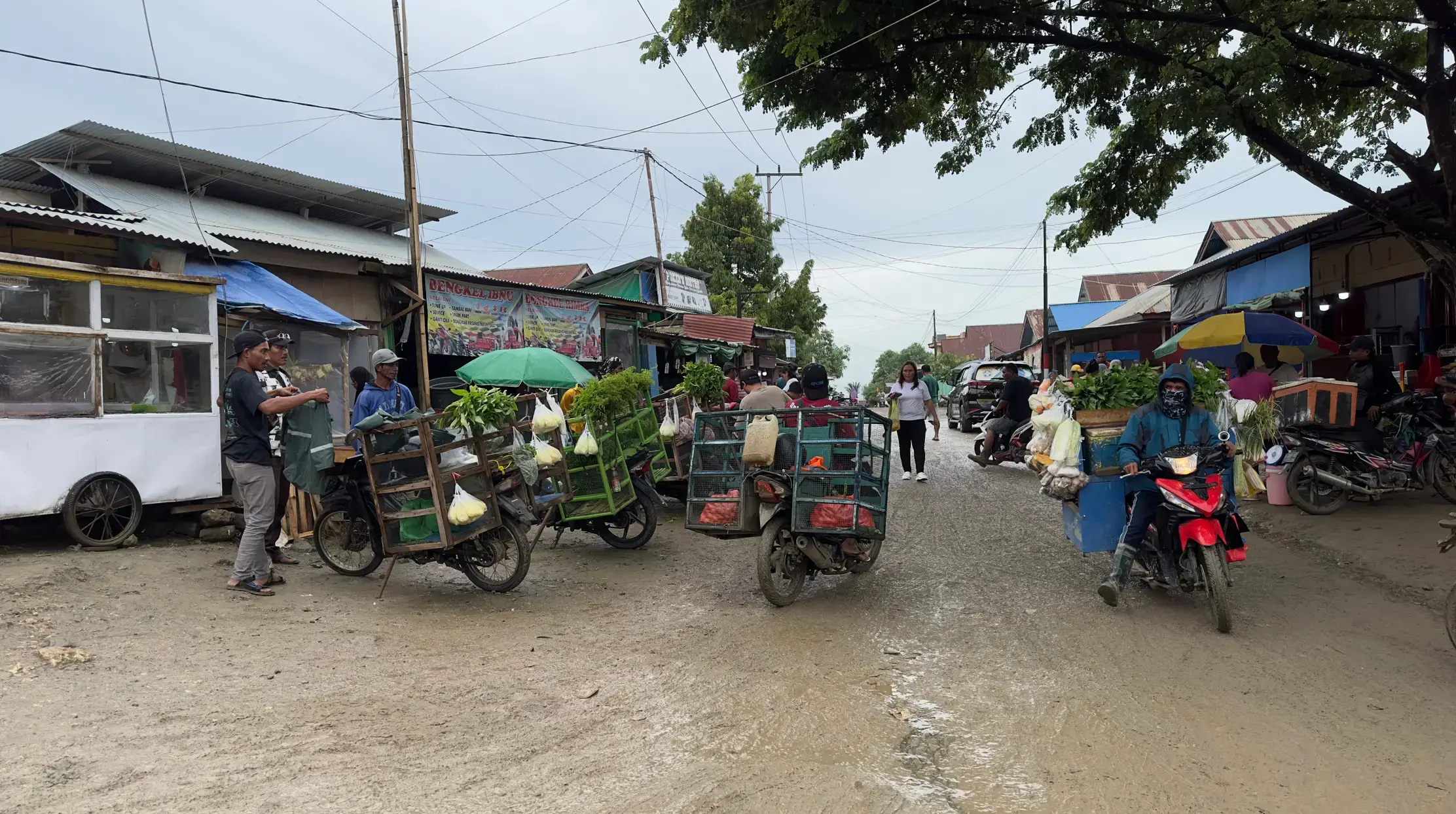 Indonesia: The Last Fisherwomen of Halmahera? | Pulitzer Center
